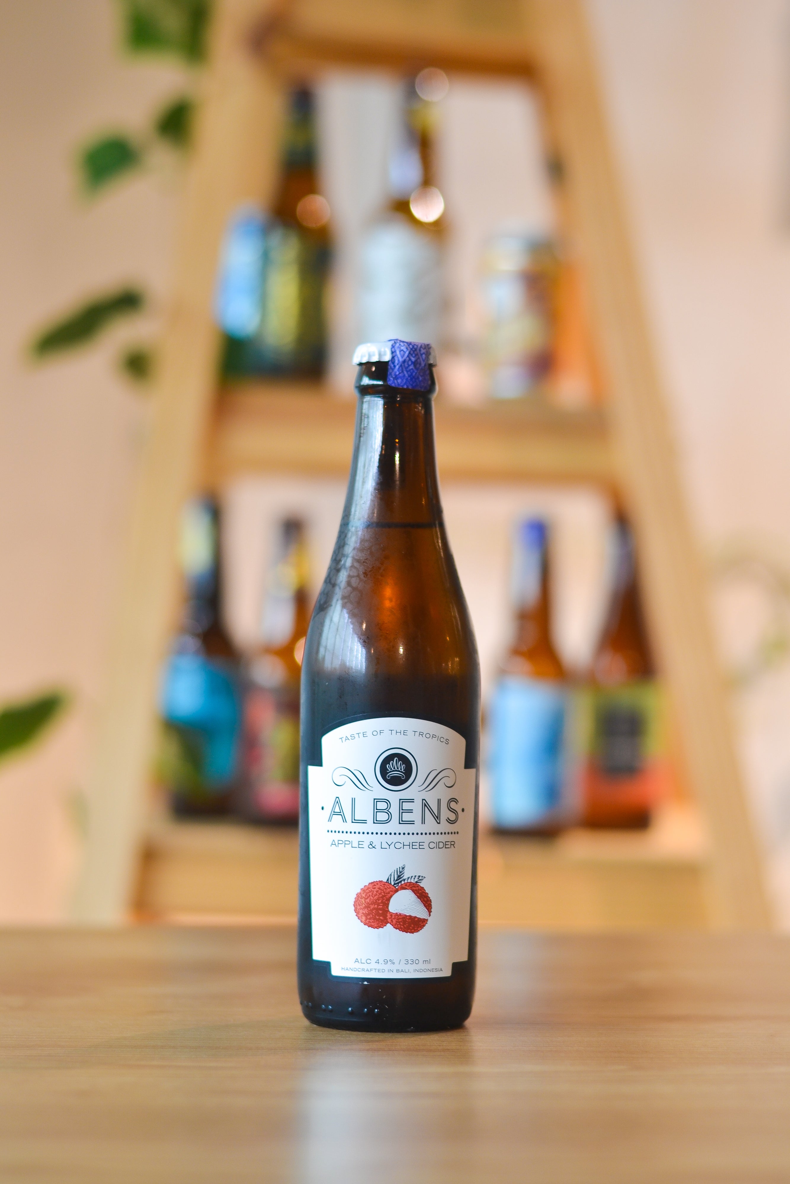 Albens Apple & Lychee Cider (330ml) — Farmer's Bar